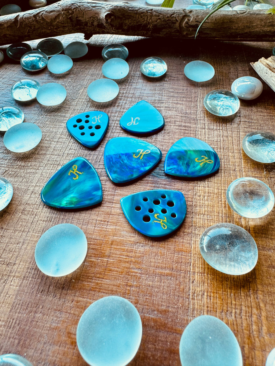 Synthetic Opal 1.5mm – Honey Picks